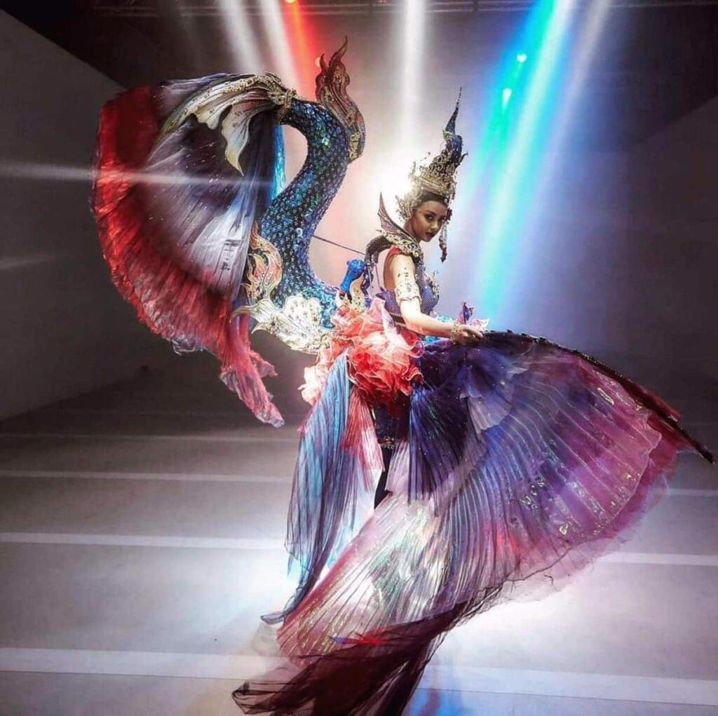 Amazing Costume Siamese fighting fish Miss Universe national ...